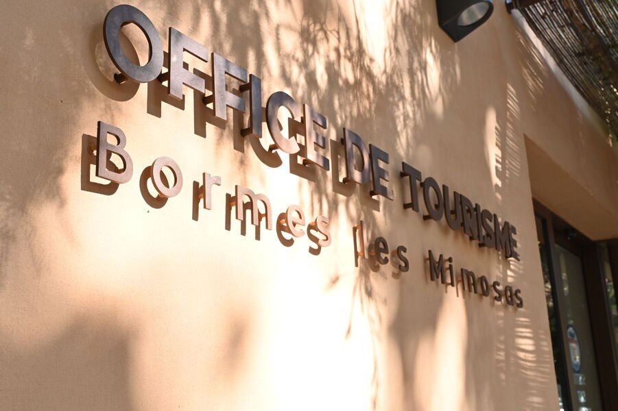Office de Tourisme - Village à Bormes-les-Mimosas mpmtourisme